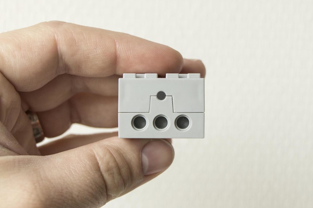 Review: SBrick (Bluetooth LEGO steen) - GadgetGear.nl