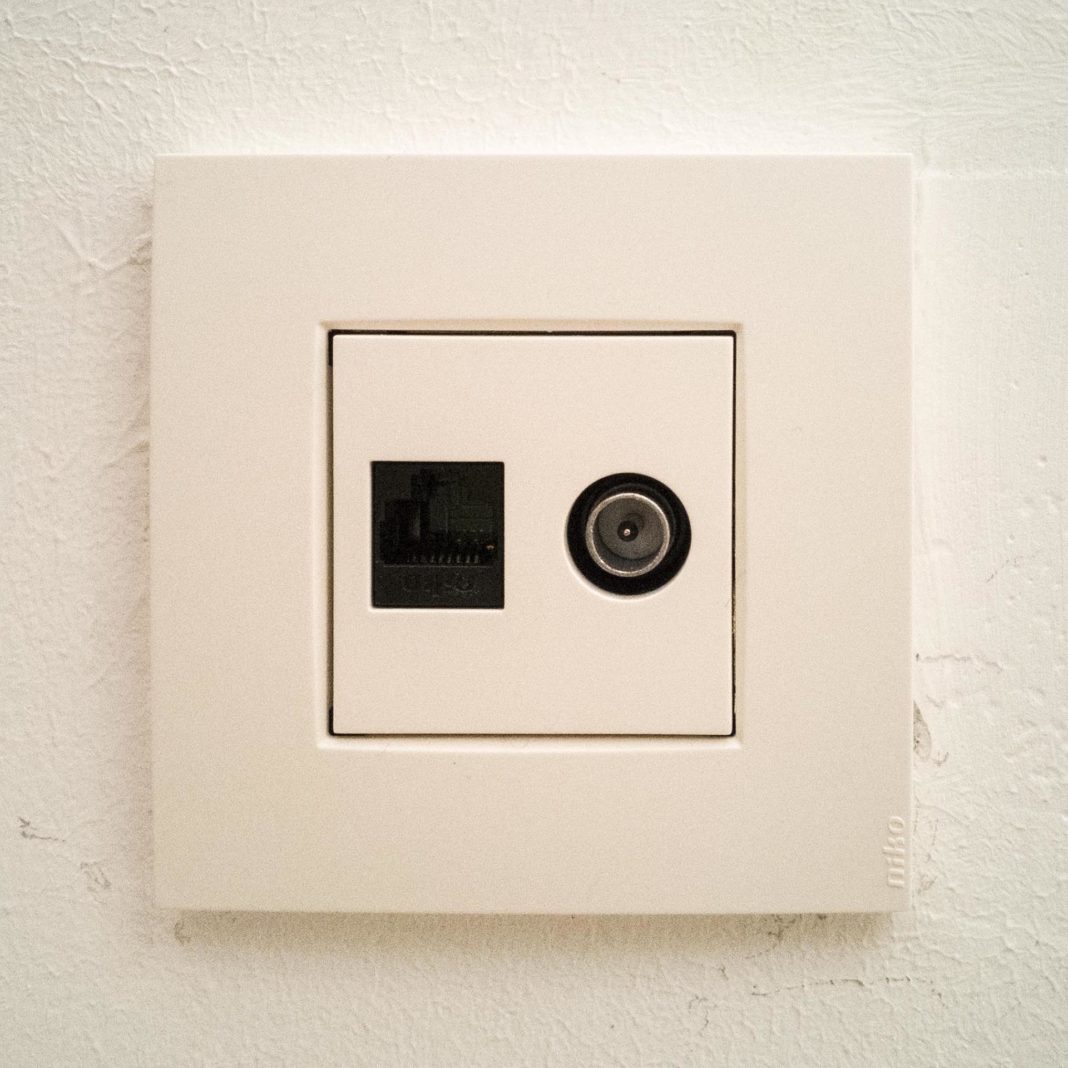 Review: Niko Combinatie Coax met RJ45-aansluiting - GadgetGear.nl