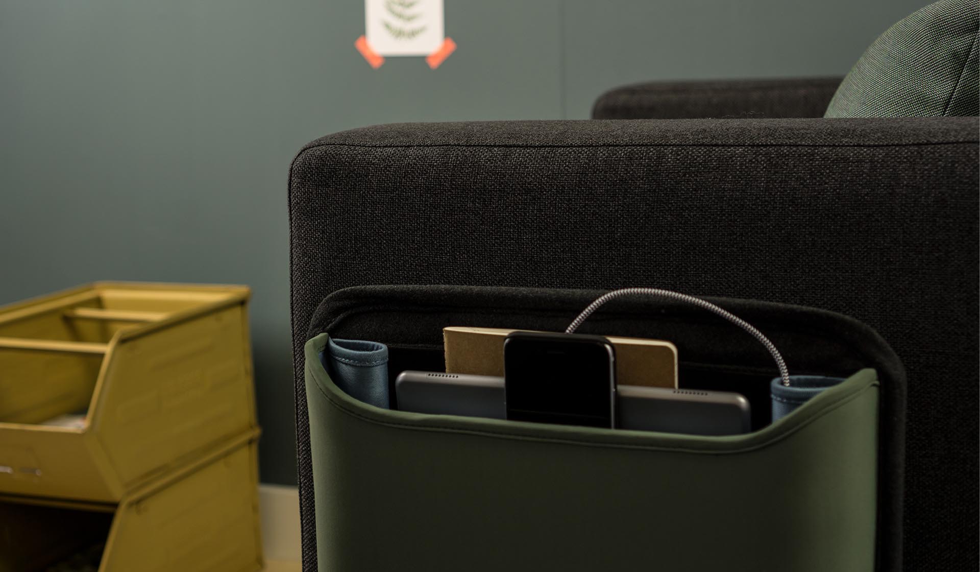 Review: Manu Kangaroo Stand (design USB multilader) - GadgetGear.nl