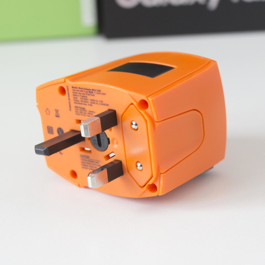 Review: Grixx Optimum World Travel Adapter - GadgetGear.nl