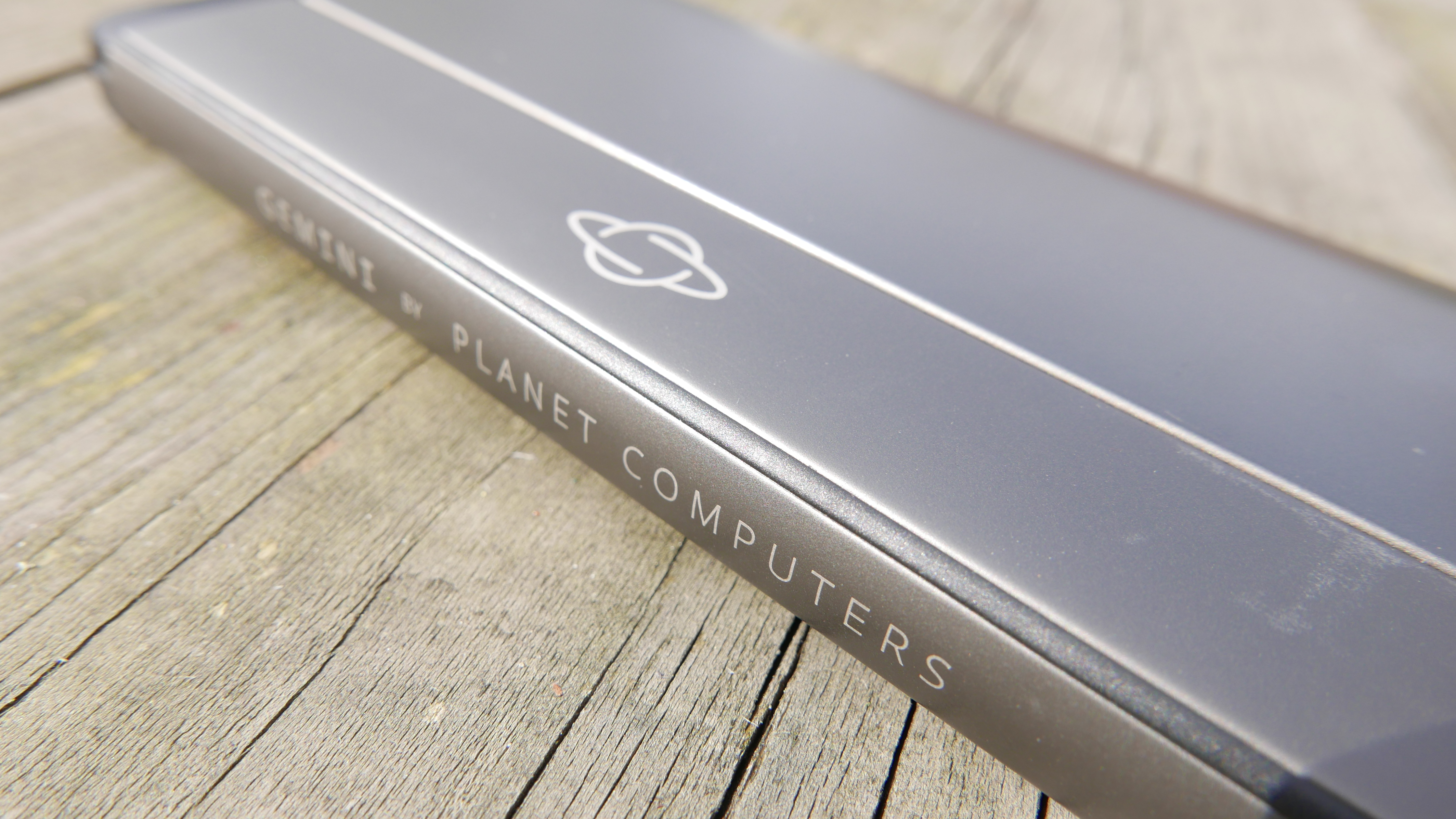 Review: Planet Computers Gemini PDA (smartphone met toetsenbord ...