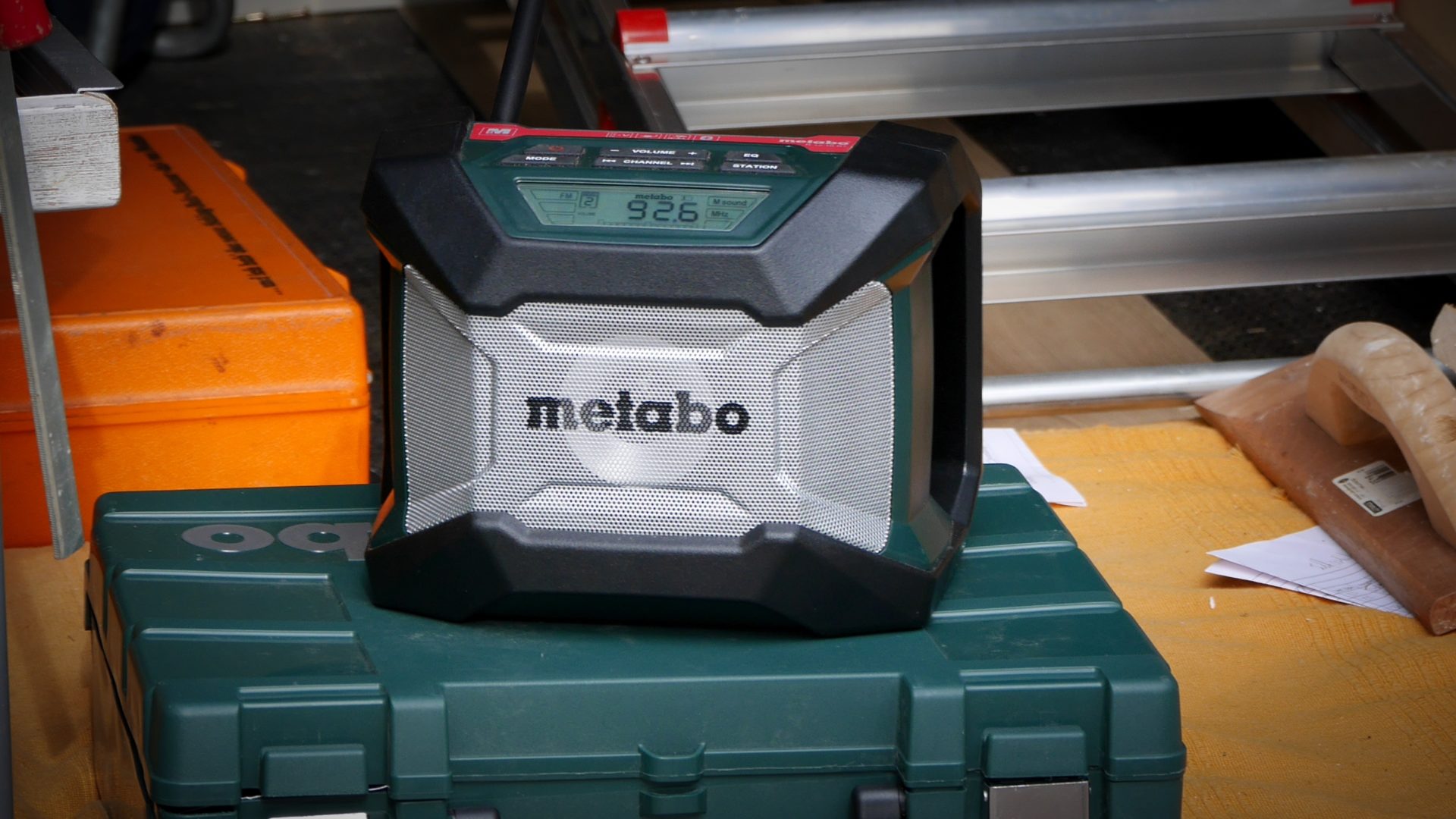Review: Metabo R 12-18 BT Bouwradio (ook geschikt voor tuin en strand ...