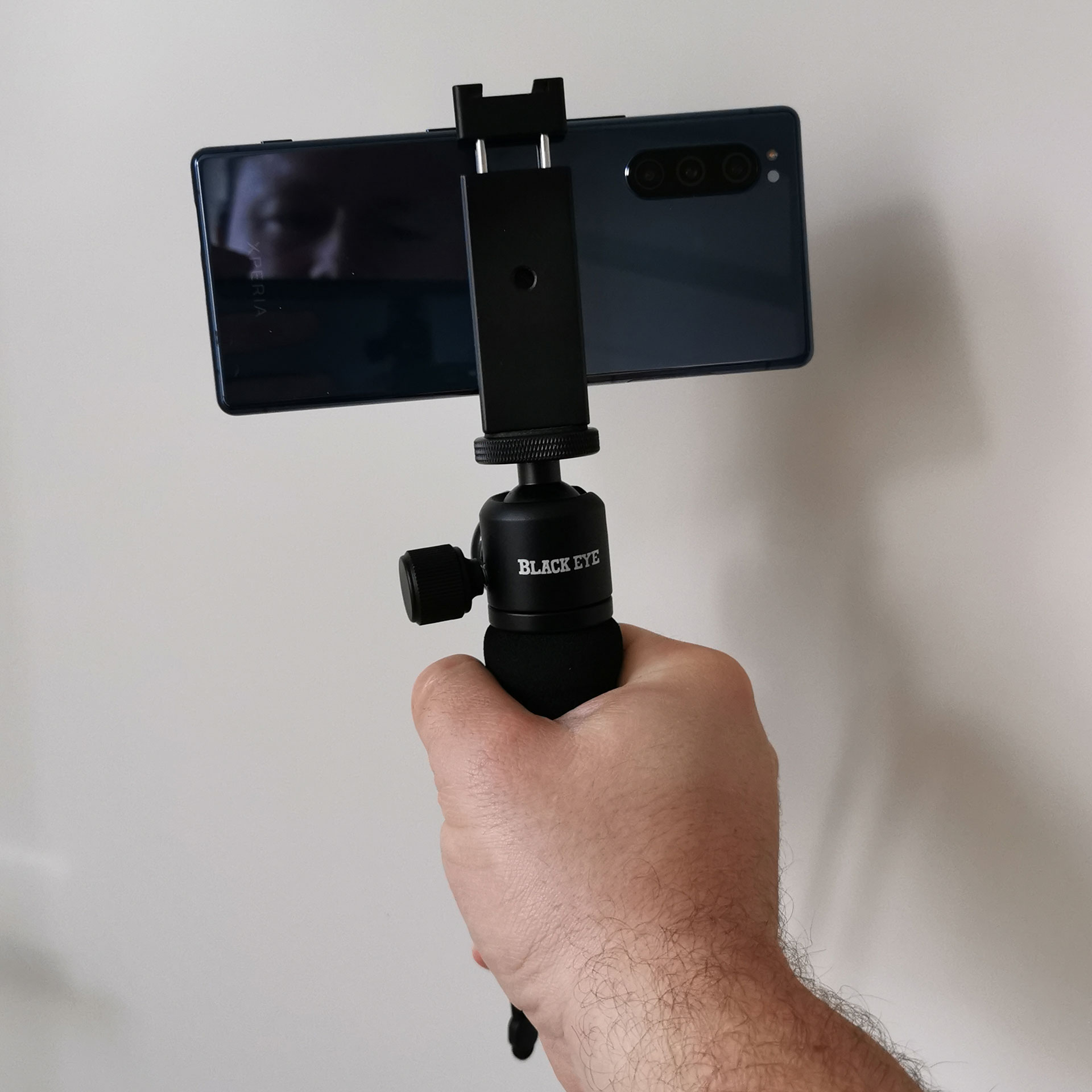 Black Eye Filming Grip Review - grip en statief in één!