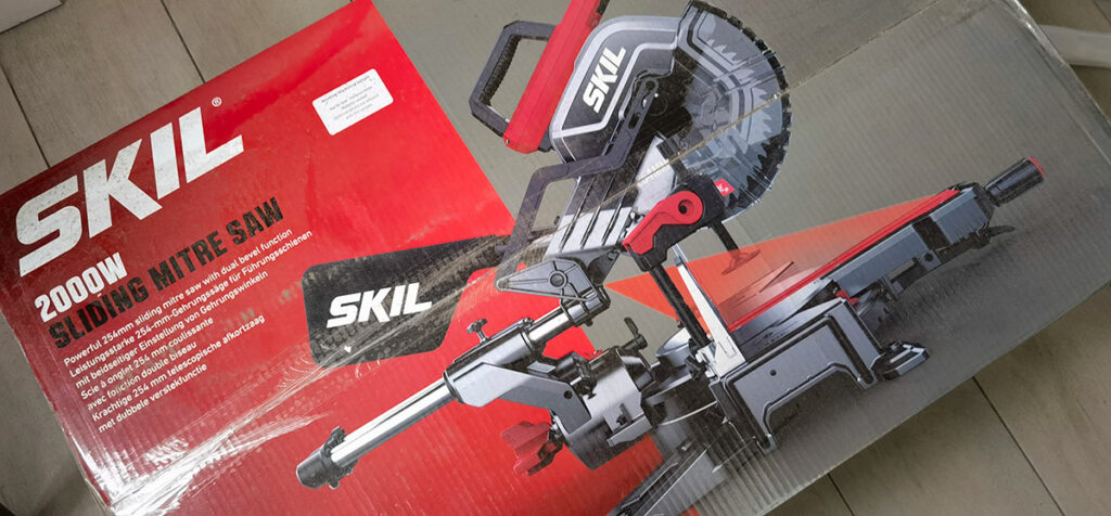 Review: Skil 1320 AA Afkortzaag - GadgetGear.nl