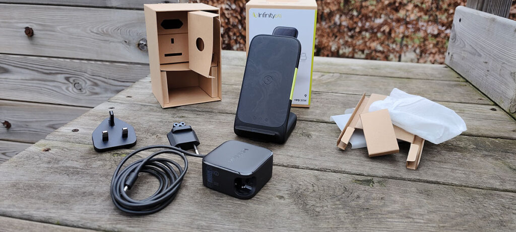 Review: InfinityLab InstantStation Wireless Stand - GadgetGear.nl