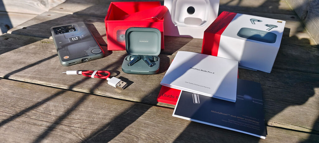 Review: OnePlus Buds Pro 2 Arbor Green met Dynaudio - GadgetGear.nl