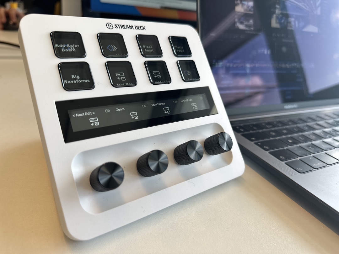 Streamdeck Plus Stream Deck + White And XLR Dock Bundle | Elgato