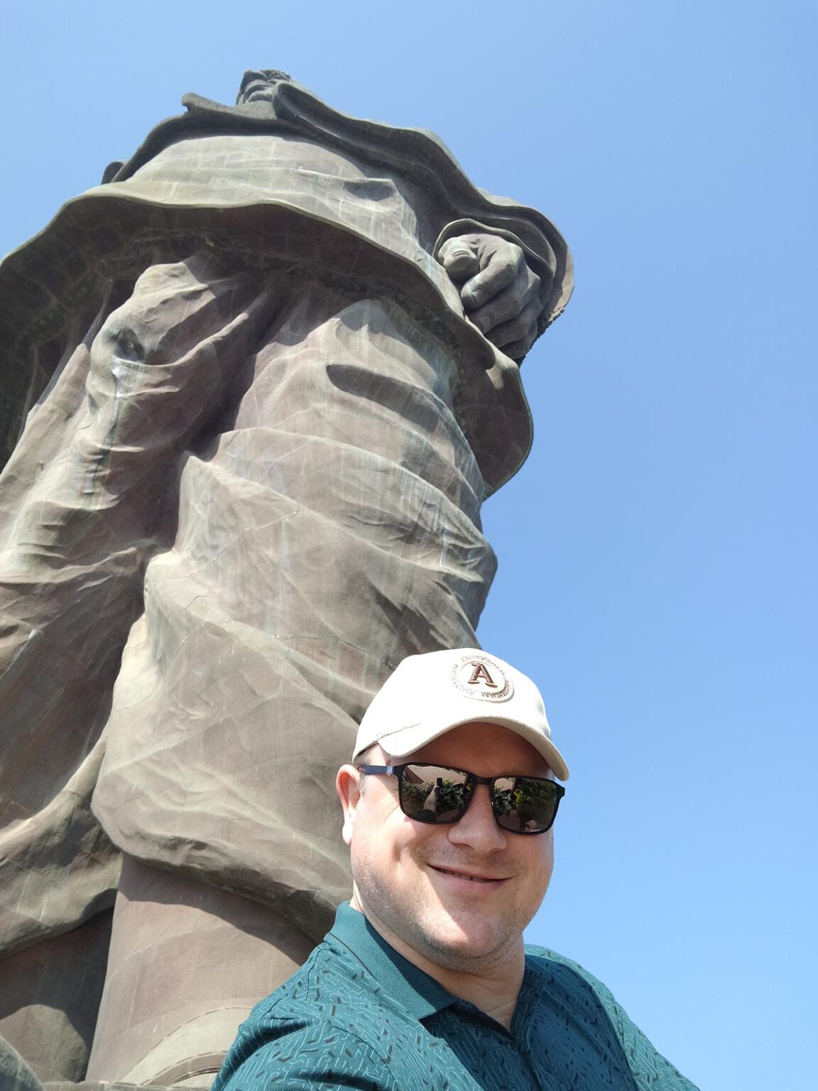 Review: Statue of Unity projection mapping is echt next level ...